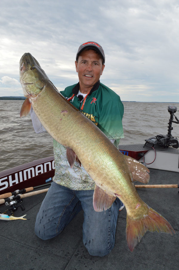 About The Show - Musky Hunter TV